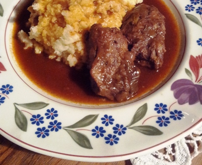 Braised pig cheeks with celeriac mash – Bangers & Mash