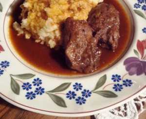Braised pig cheeks with celeriac mash – Bangers & Mash
