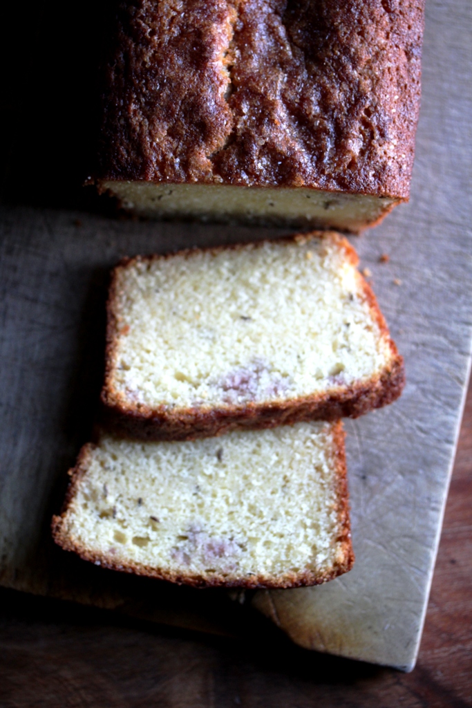Sloe syrup drizzle cake with caraway seeds – Bangers & Mash